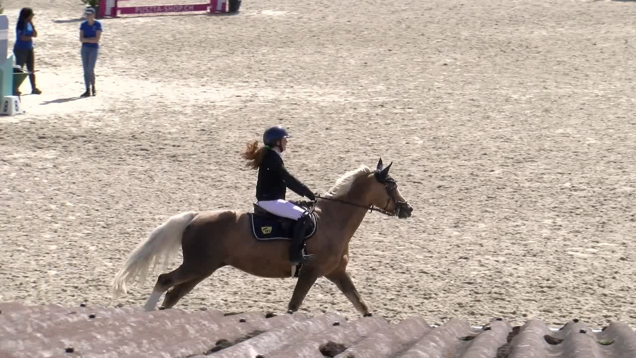 Vidéo de Mi Biage - Reitturnier Bülach 2025, Épreuve de saut d ...