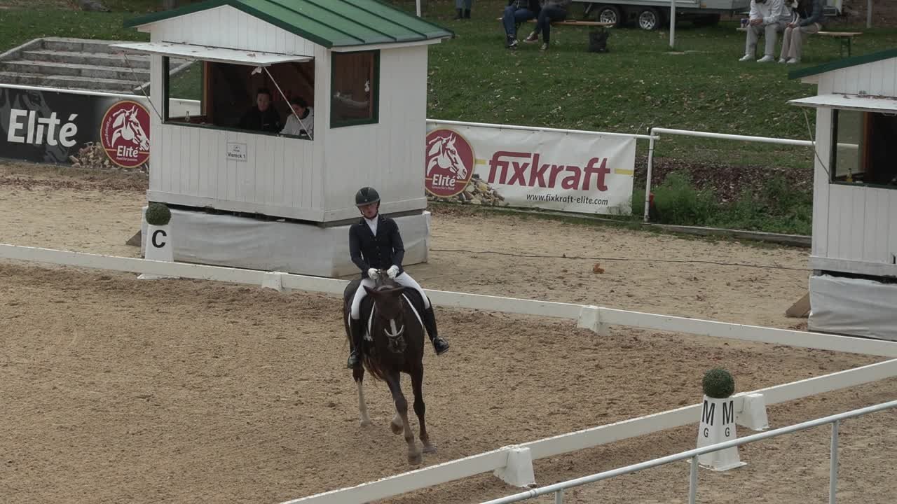 Video von Samantha Fox 4 - Reitturnier Stadl-Paura 2025, FEI Junior ...